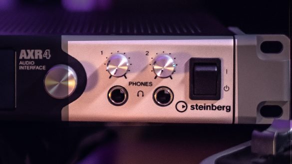 What Is An Audio Interface: Analogue Outputs | Waveform Studio
